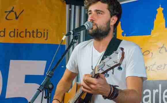 Spaanse zanger boeken? | Evenses Entertainment