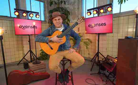 Spaanse zanger boeken? | Evenses Entertainment