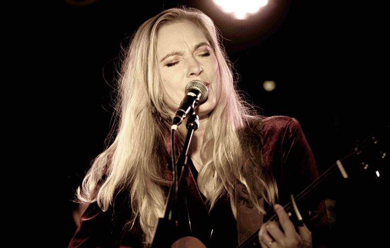 Book en talentfuld sangerinde Nanna med et stort repertoire!